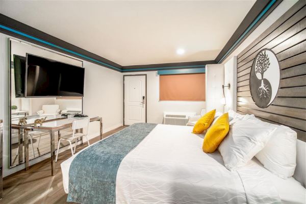 Bellflower Boutique Hotel Rooms | Aspire Inn Studios & Spa | Bellflower ...