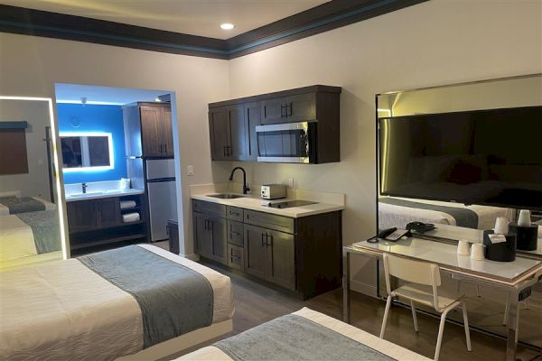 Bellflower Boutique Hotel Rooms | Aspire Inn Studios & Spa | Bellflower ...