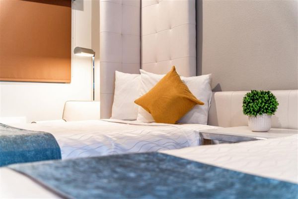 Bellflower Boutique Hotel Rooms | Aspire Inn Studios & Spa | Bellflower ...